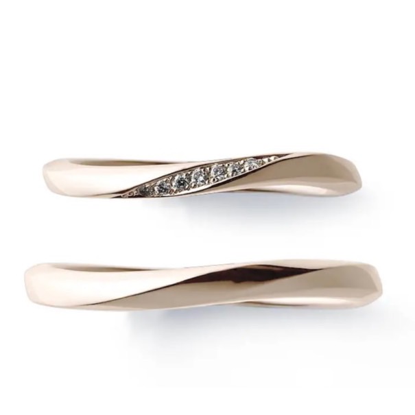 素材変更で個性をプラス！ゴールドもおしゃれなNIWAKA（にわか）の結婚指輪