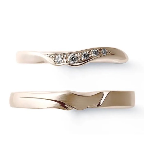 素材変更で個性をプラス！ゴールドもおしゃれなNIWAKA（にわか）の結婚指輪